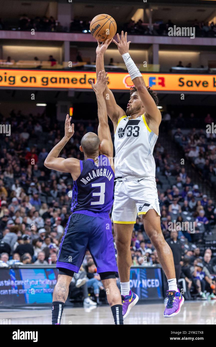 Utah Jazz guard Johnny Juzang (33) makes a shot over Sacramento Kings ...