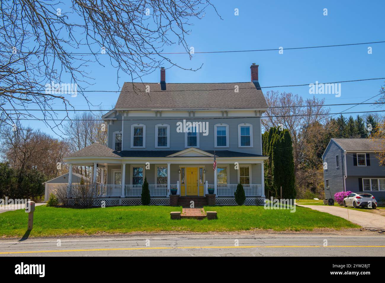 Historic Colonial style residential house on Maple Street in historic ...
