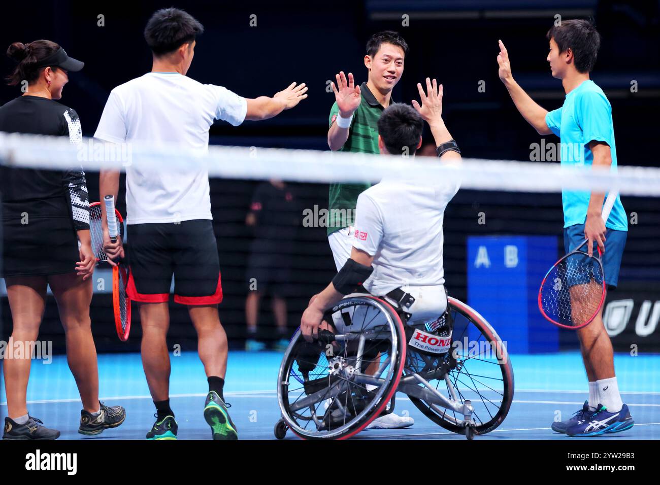 Ariake Coliseum, Tokyo, Japan. 8th Dec, 2024. (L-R) Sayaka Ishii ...