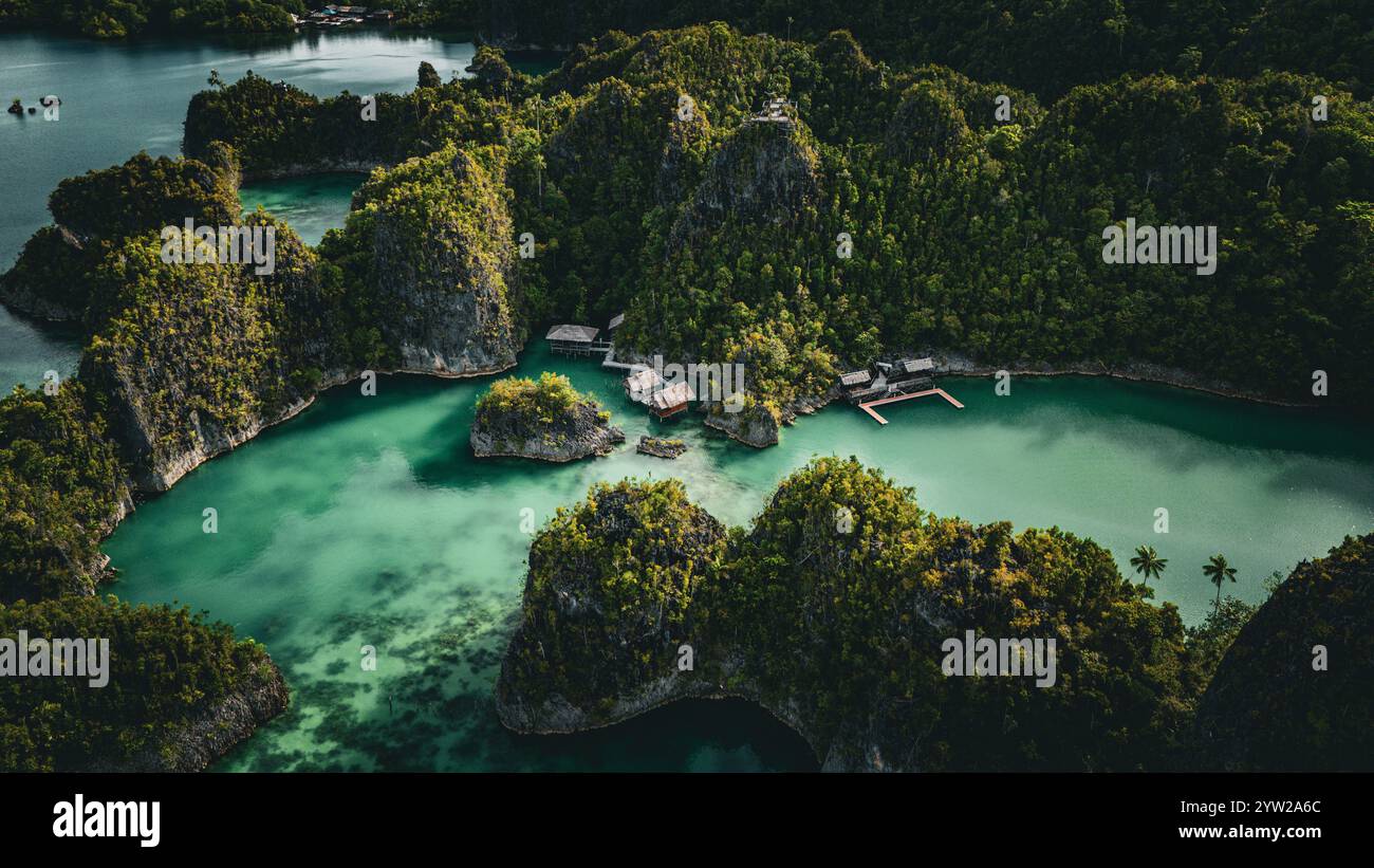Reef scenic raja ampat hi-res stock photography and images - Alamy