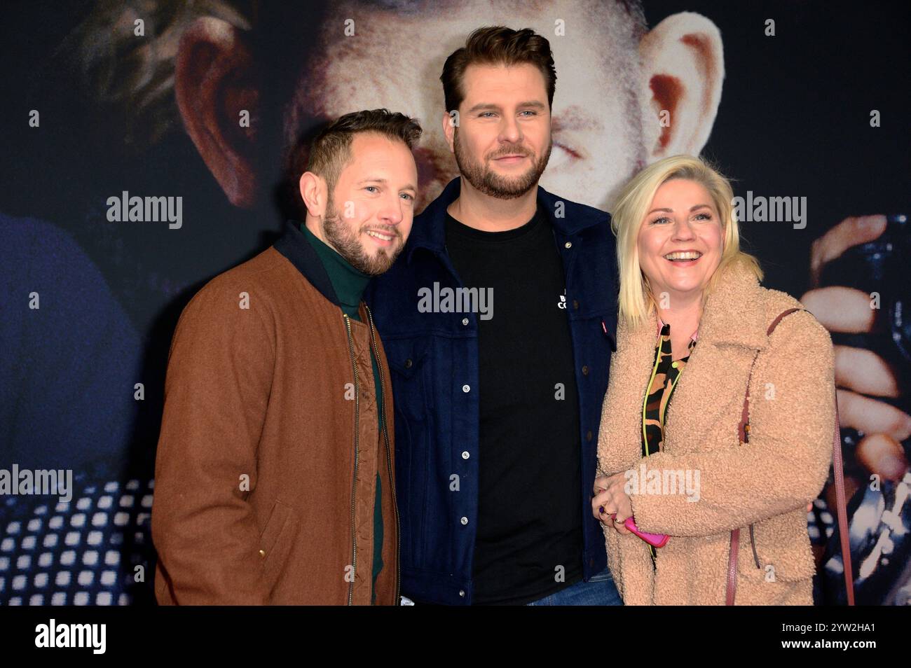 Mitch Barg, Maurice Gajda und Aleksandra Bechtel bei der Premiere des ...