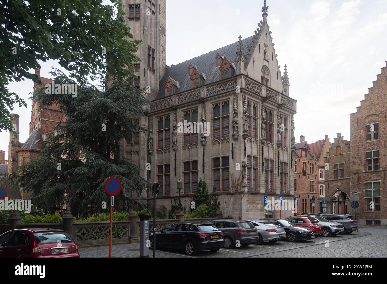 Gothic Poortersloge / Loge des Bourgeois (Burghers’ Lodge) built XIV to ...