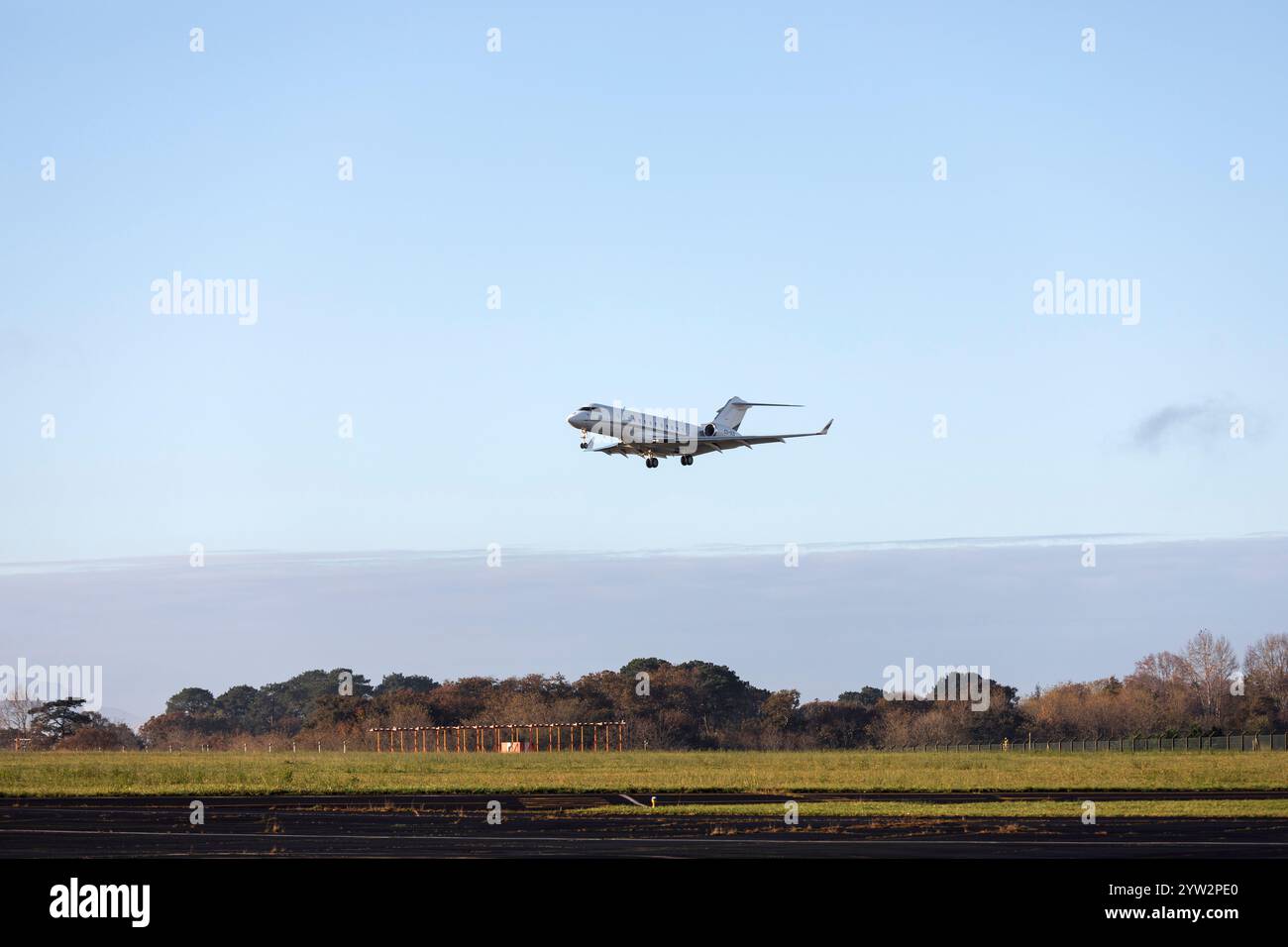 NetJets Bombardier Global 6000 landing at Biarritz airport, France ...
