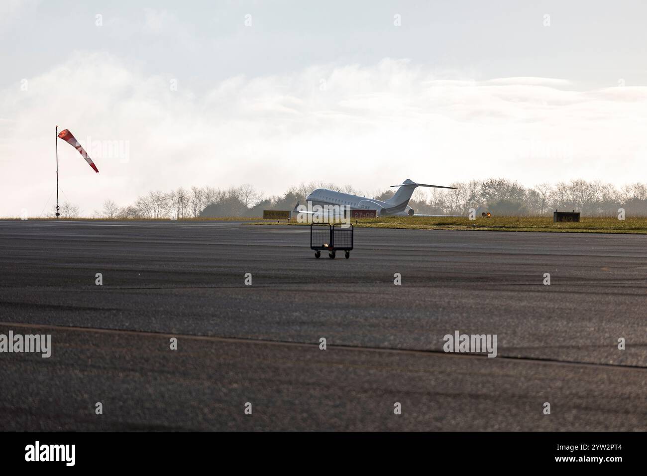 NetJets Bombardier Global 6000 landing at Biarritz airport, France ...