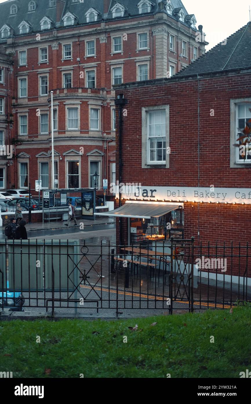 Jar Deli Bakery shop outside Exeter Central train station Stock Photo ...