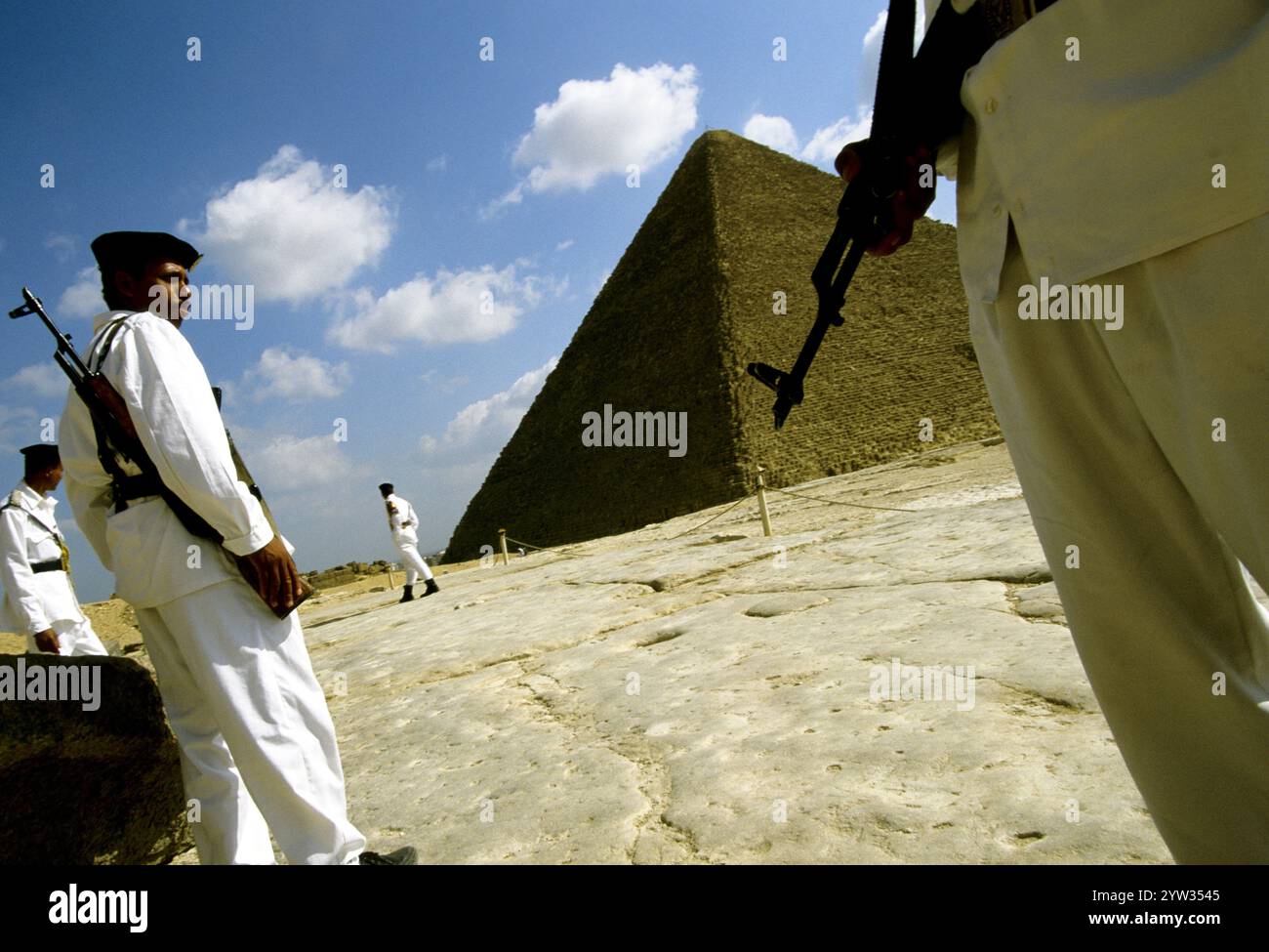 Egyptian soldiers guarding the Great Pyramids, Giza plateau, Egypt ...