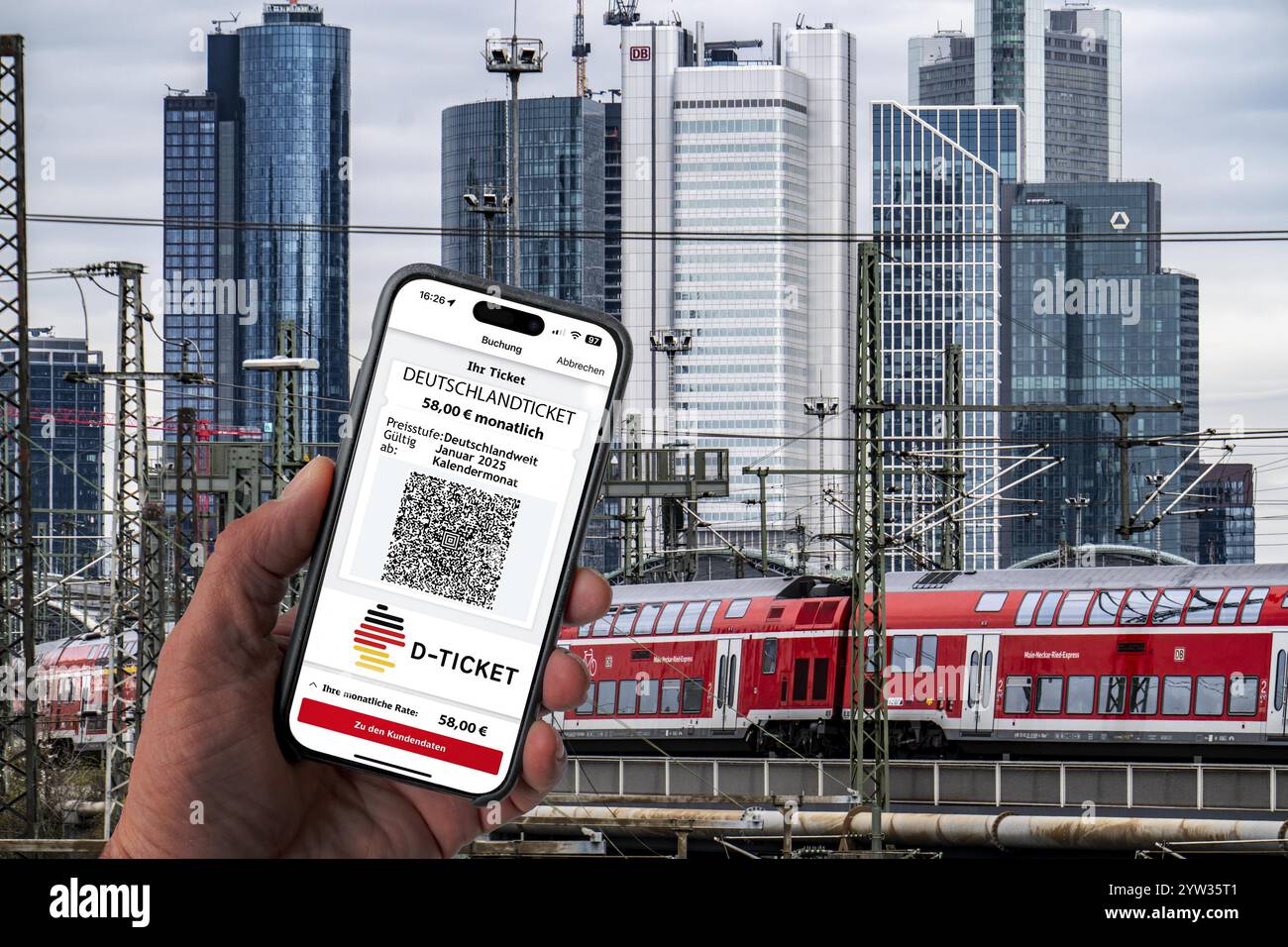 Symbolic image of Deutschlandticket, new from 2025 for 58 euros per ...