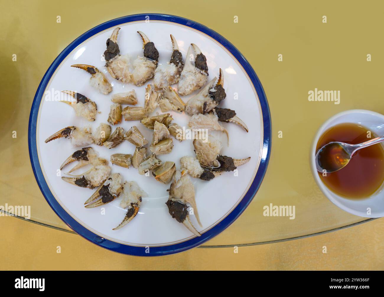 Chinese mitten crab is an important part of Shanghai cuisine. The crab ...