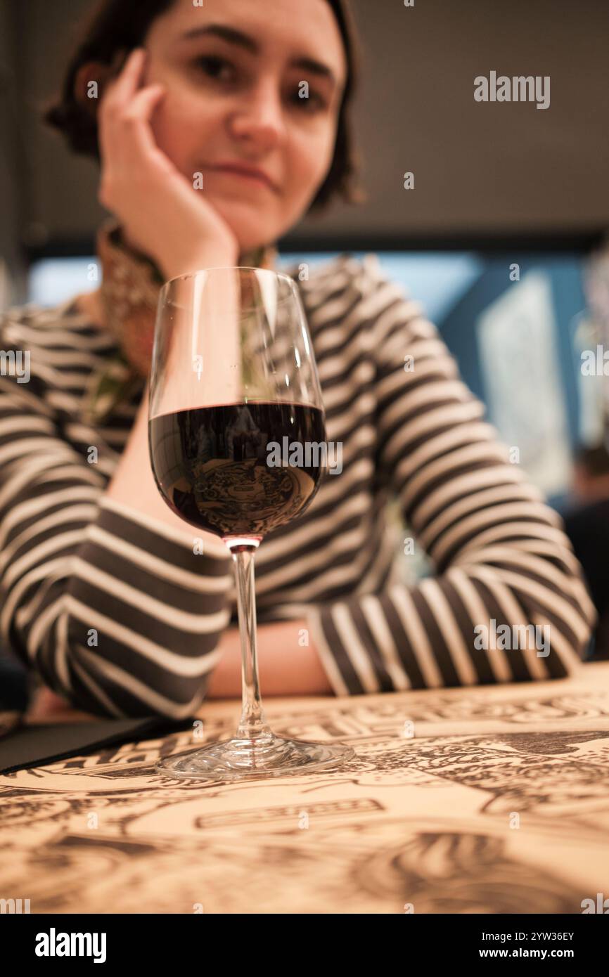 Behind table hi-res stock photography and images - Alamy