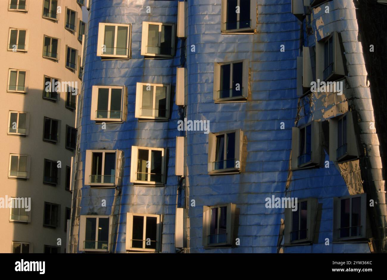 Facade of Tower blocks, the Gehry House, architect Frank Gehry ...