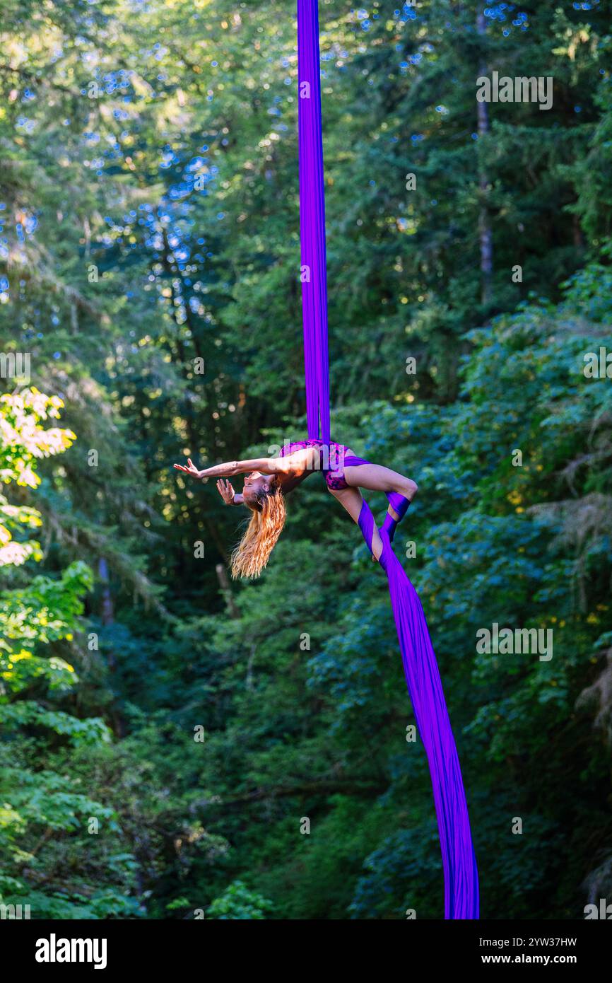 Silk the sun hi-res stock photography and images - Alamy