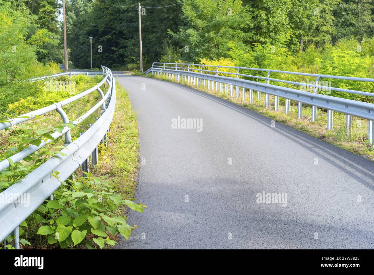 Highway in the countryside hi-res stock photography and images - Alamy