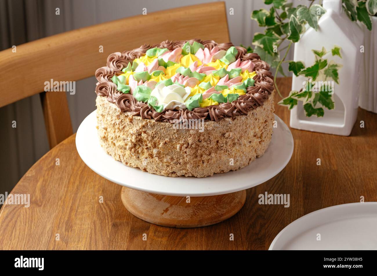 Sponge cake with fruit and flowers hi-res stock photography and images ...