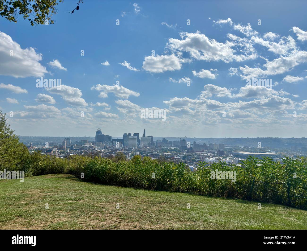 Vintage view of cincinnati hi-res stock photography and images - Alamy