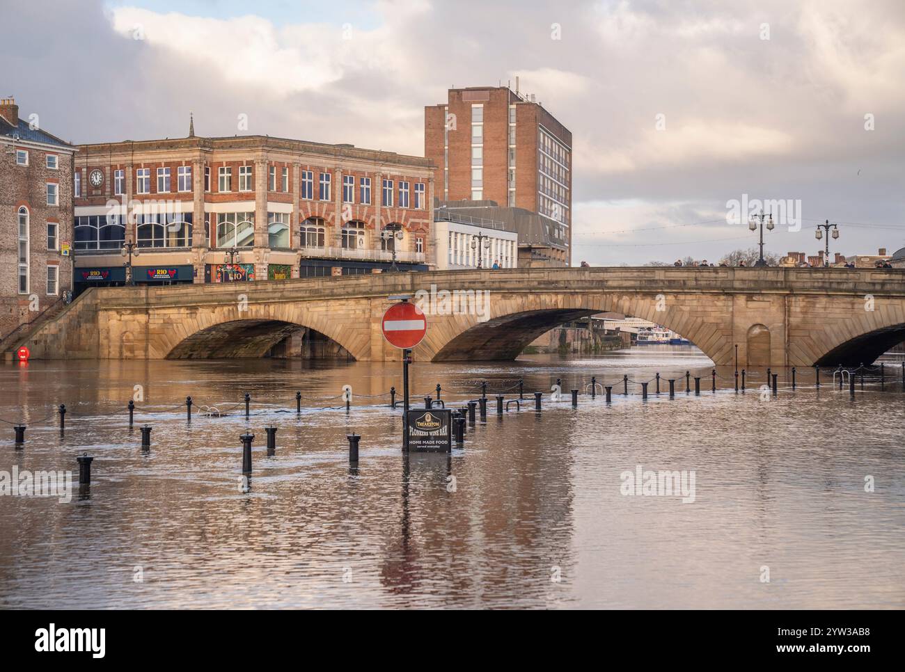 Flooding in York where the River Ouse has burst its banks, after Storm ...