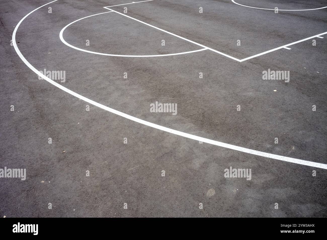Basketball court lines hi-res stock photography and images - Alamy