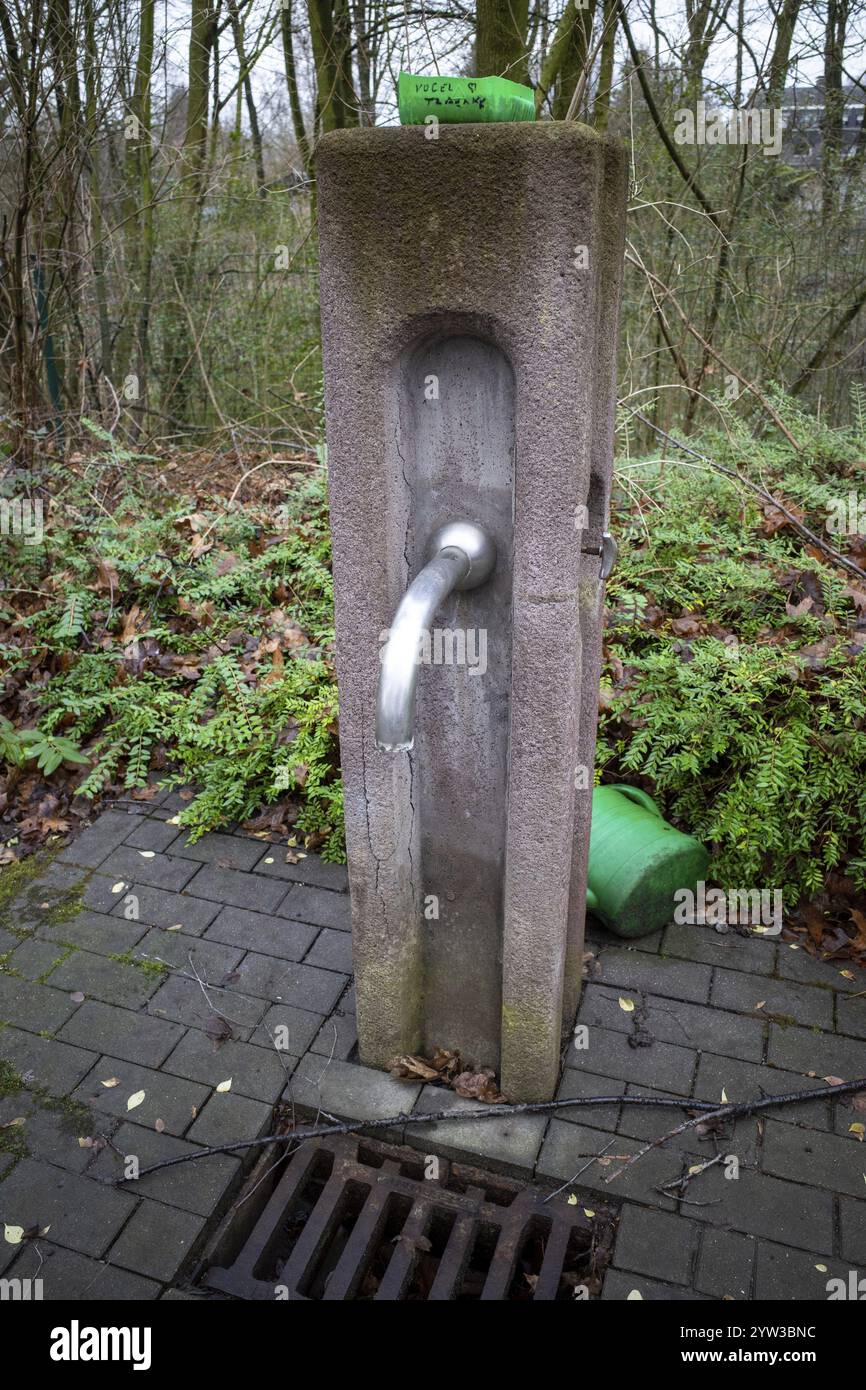 Water crane hi-res stock photography and images - Alamy