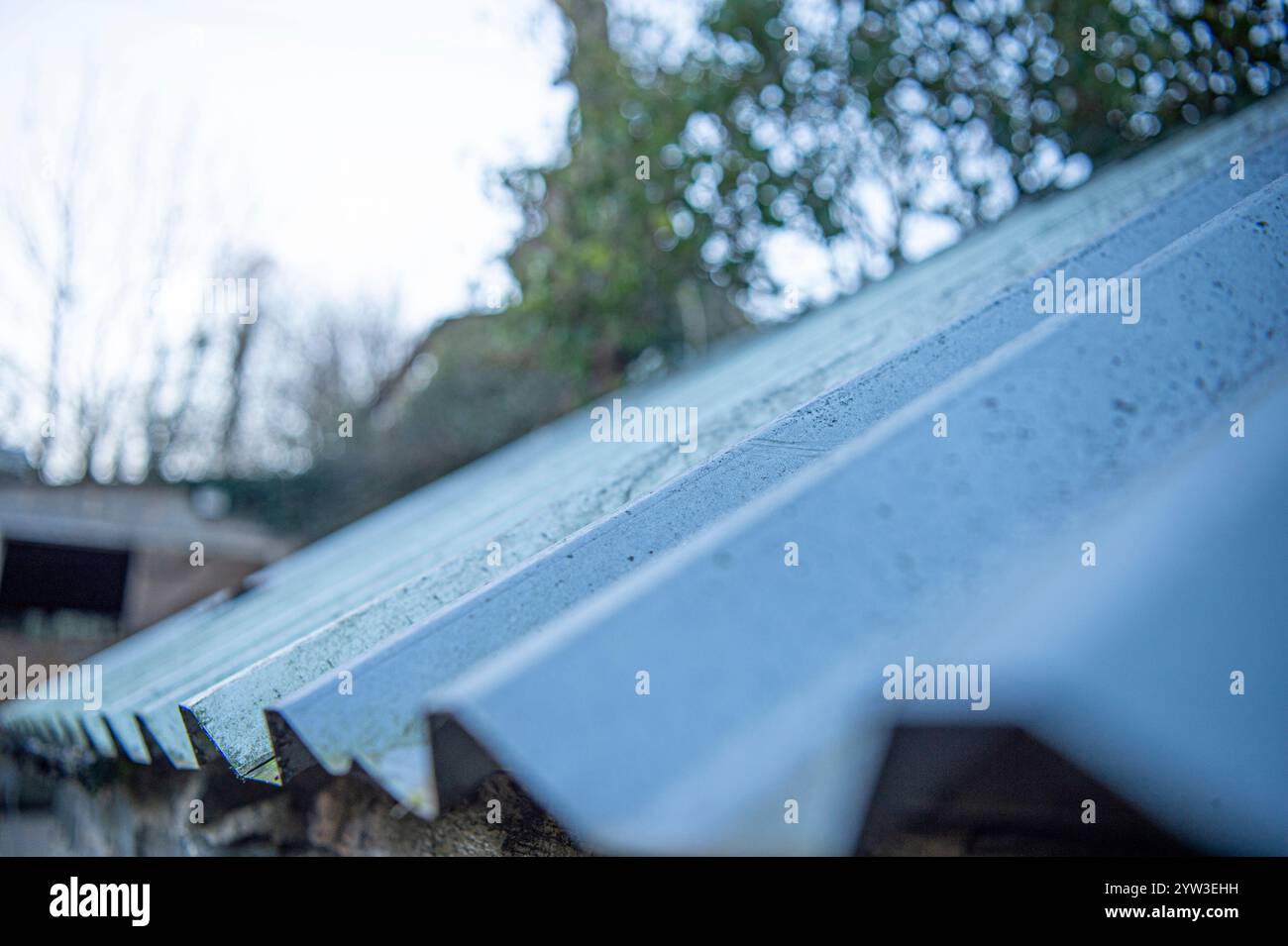 Box profile sheet hi-res stock photography and images - Alamy