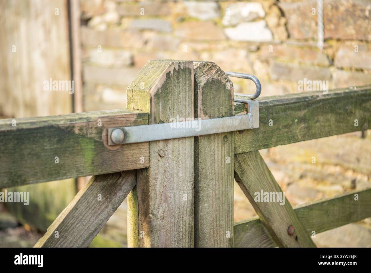 Gate latch hi-res stock photography and images - Alamy