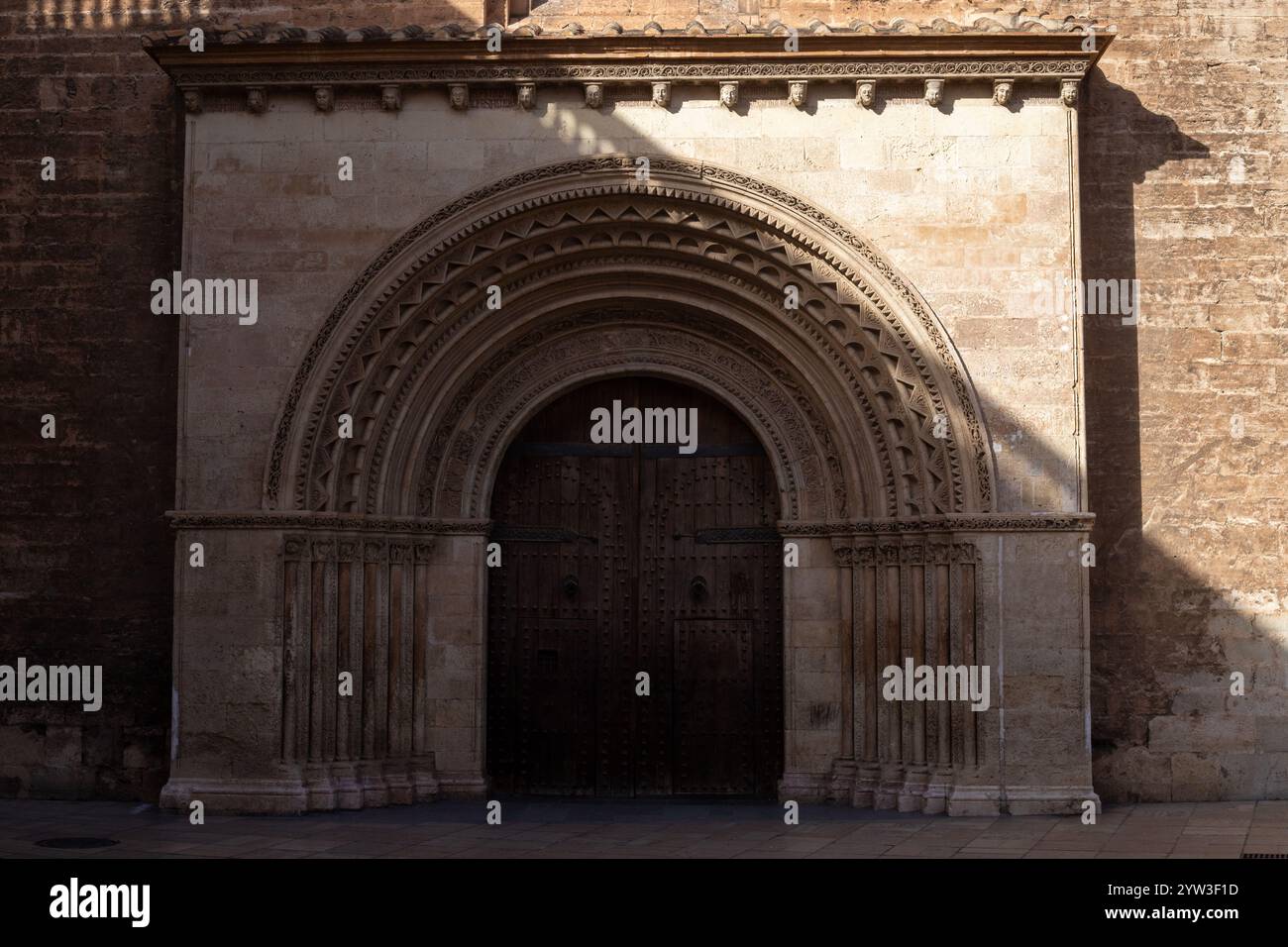 Valencia doors hi-res stock photography and images - Alamy
