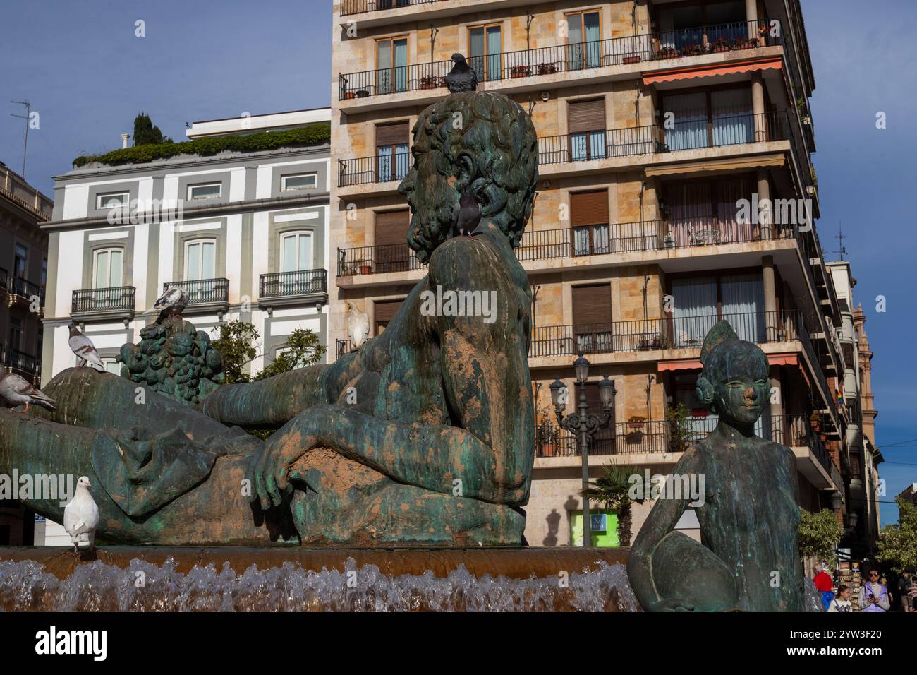 The fountain in the Plaza de la Virgen in Valencia is called Turia ...