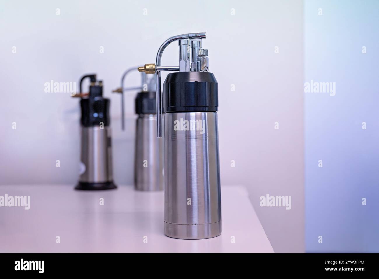 cryotherapy spray, liquid nitrogen gun cannister, freezing skin lesions ...