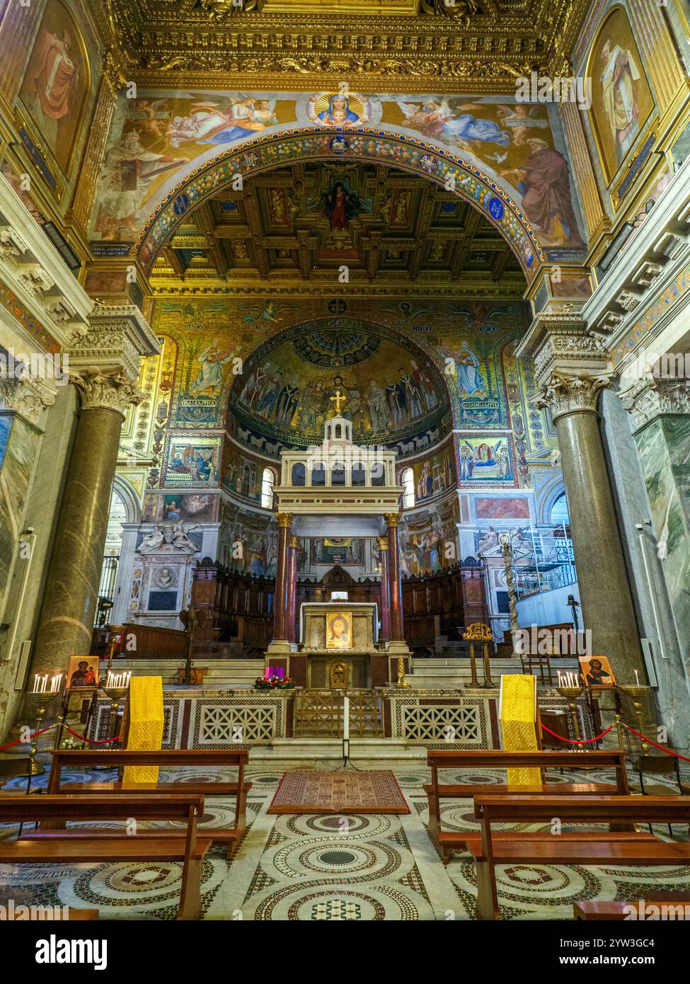 Basilica di Santa Maria in Trastevere - Rome, Italy Stock Photo - Alamy