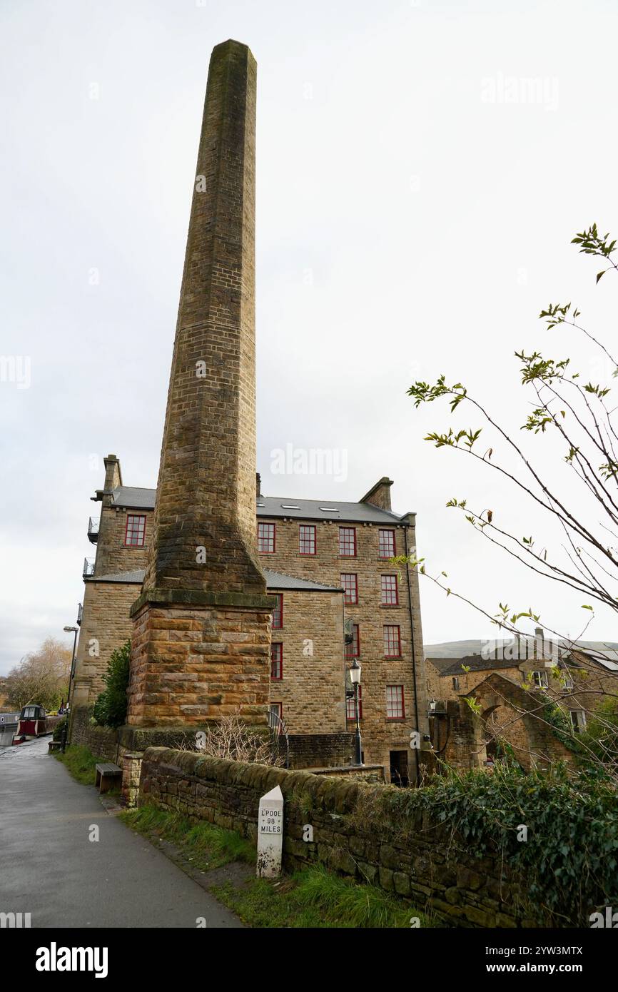 Victoria Mill Chimney built in 1847 Stock Photo - Alamy