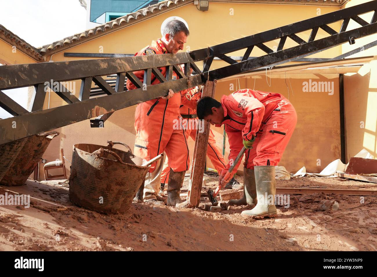 Brigada Topos Tlatelolco. First aid support and rescue team in calamity ...