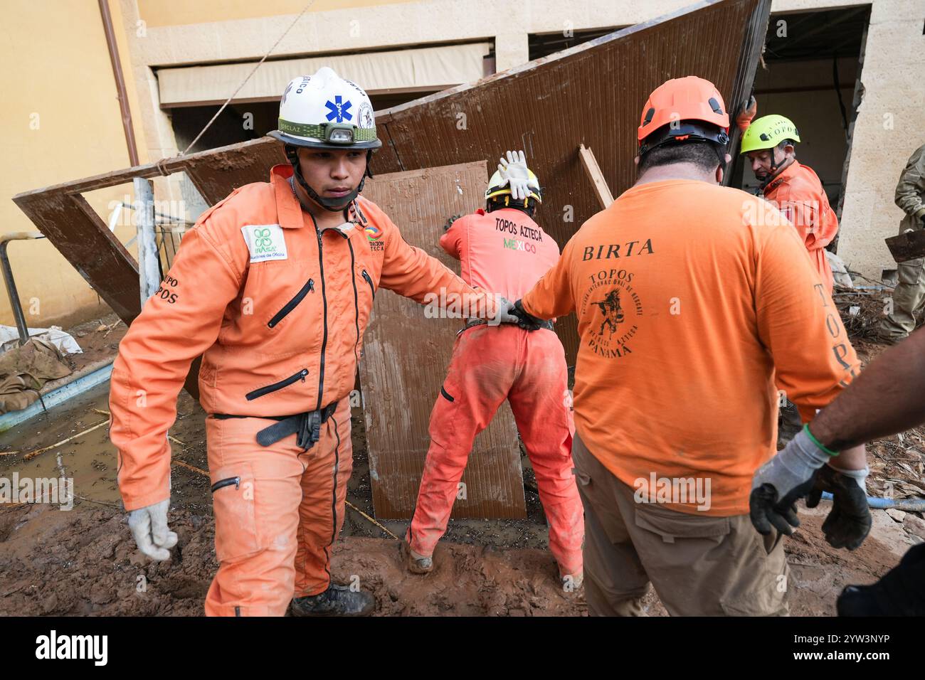 Brigada Topos Tlatelolco. First aid support and rescue team in calamity ...