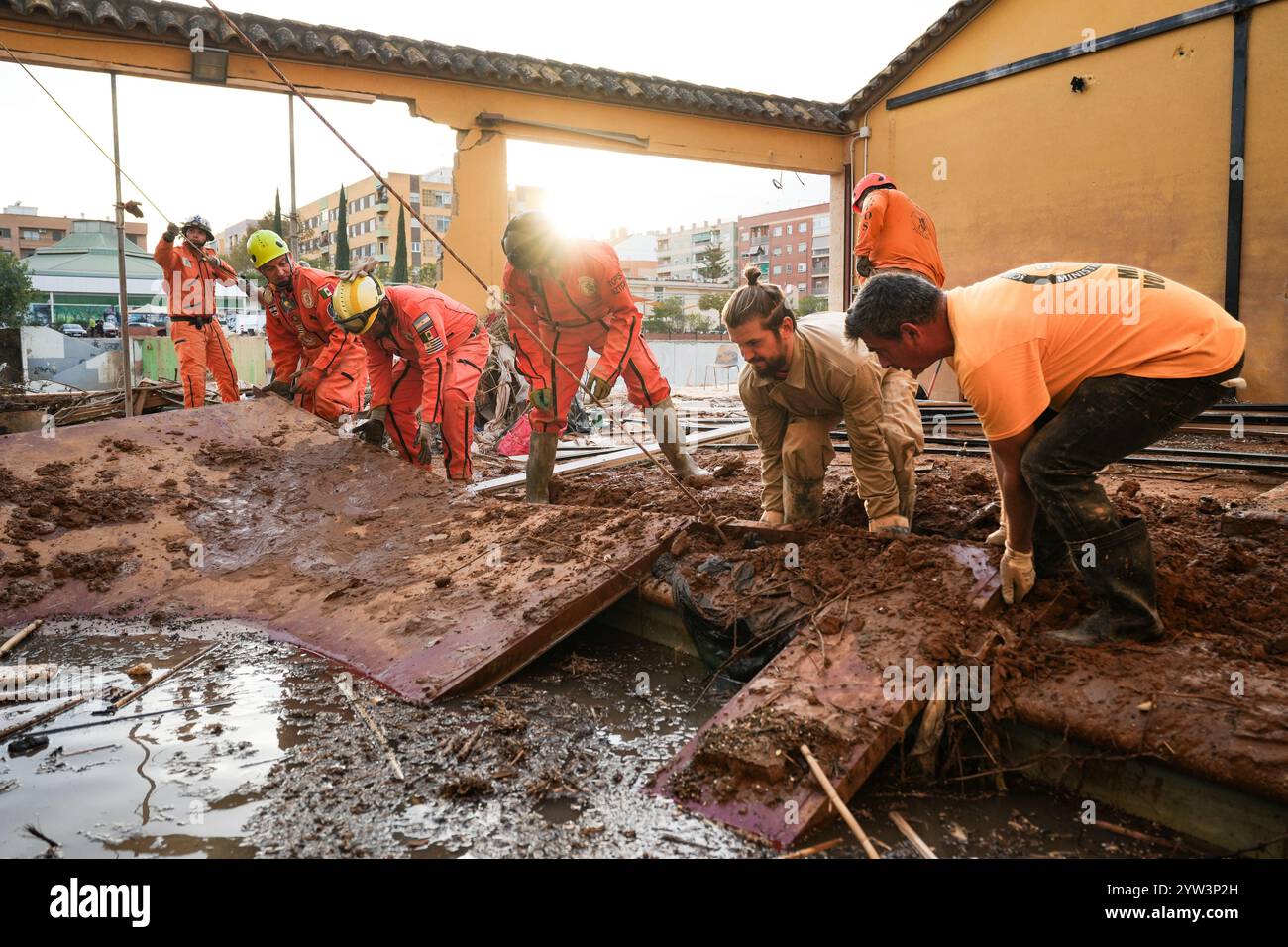 Brigada Topos Tlatelolco. First aid support and rescue team in calamity ...