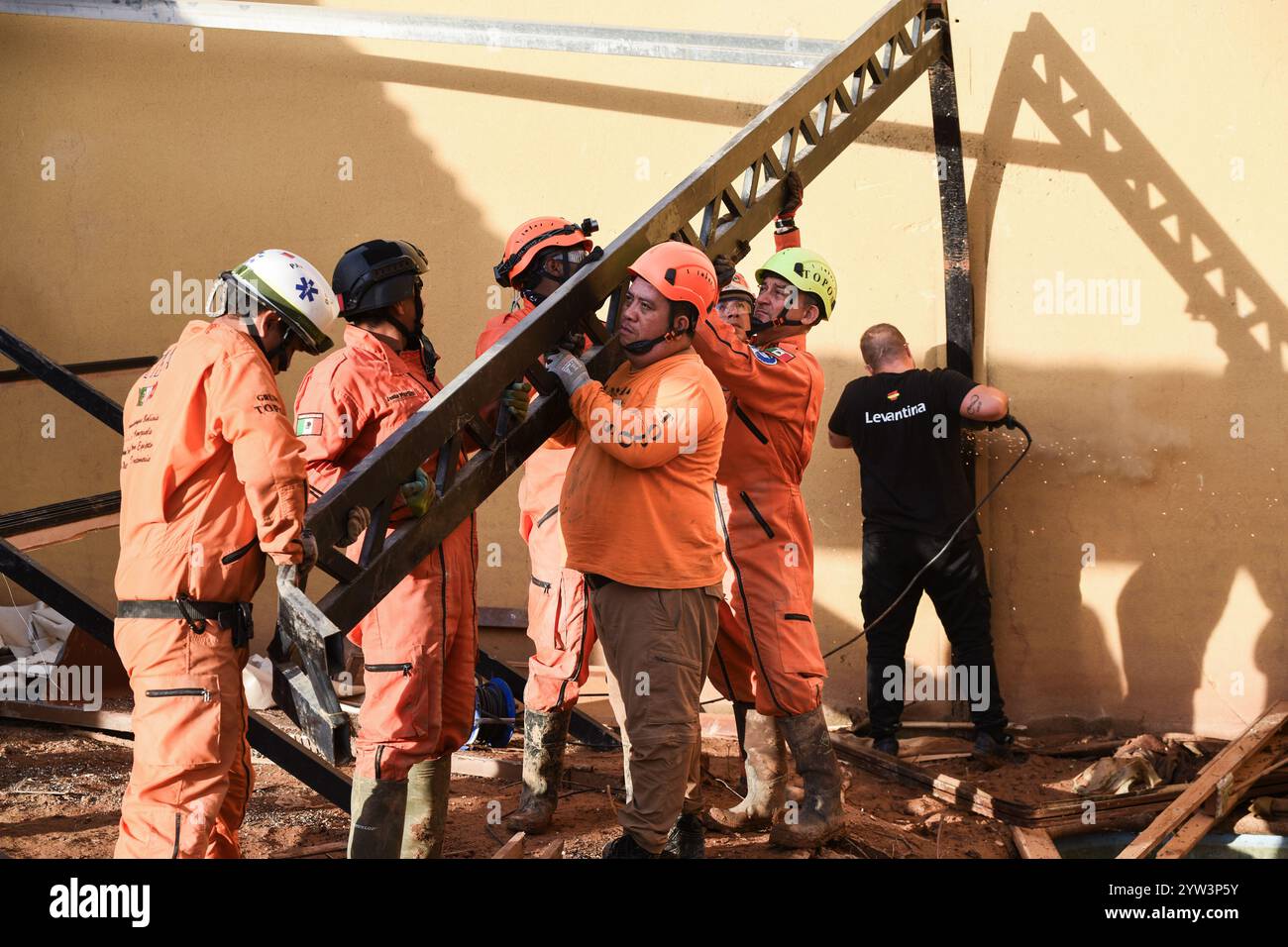 Brigada Topos Tlatelolco. First aid support and rescue team in calamity ...