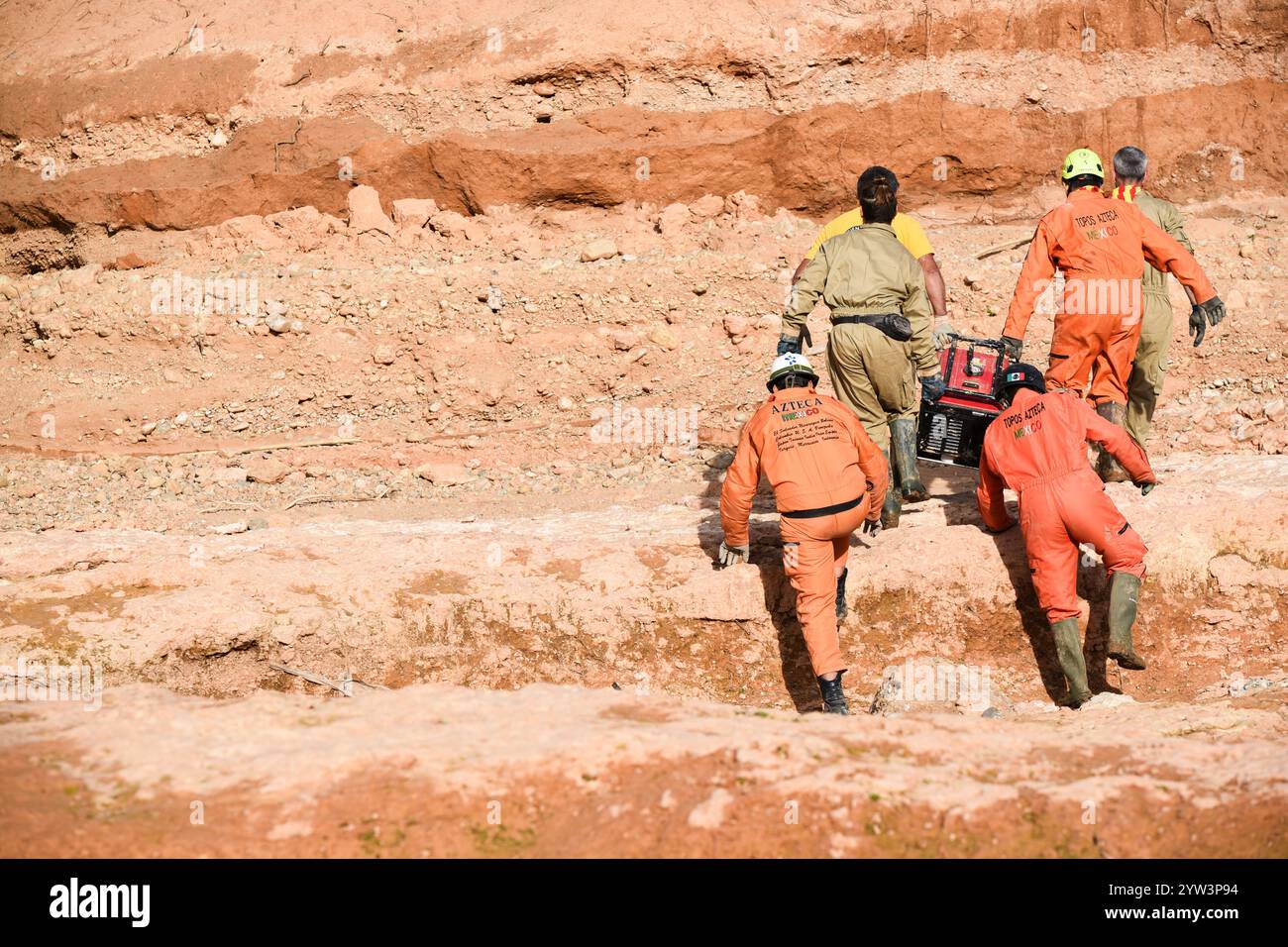 Brigada Topos Tlatelolco. First aid support and rescue team in calamity ...