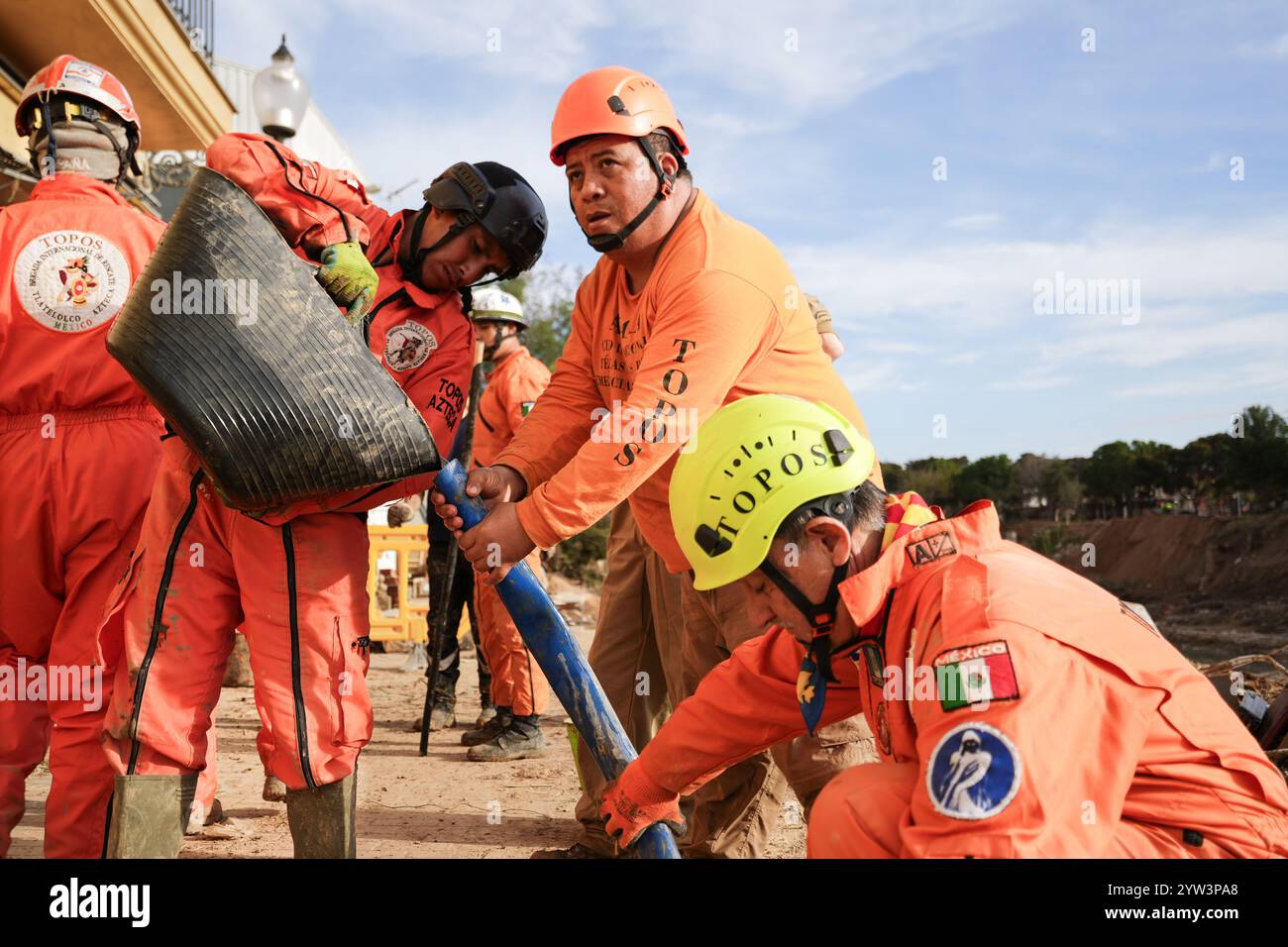 Brigada Topos Tlatelolco. First aid support and rescue team in calamity ...