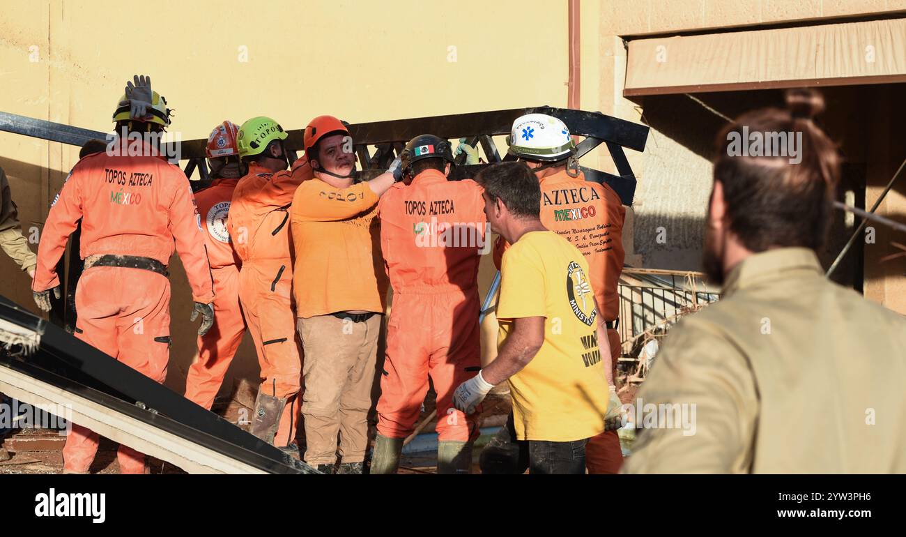 Brigada Topos Tlatelolco. First aid support and rescue team in calamity ...