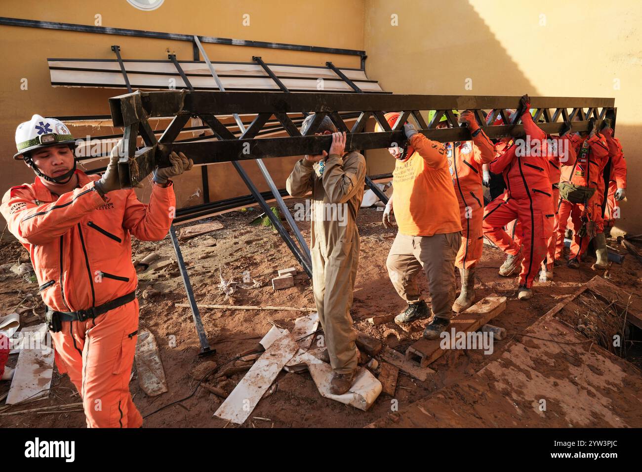 Brigada Topos Tlatelolco. First aid support and rescue team in calamity ...