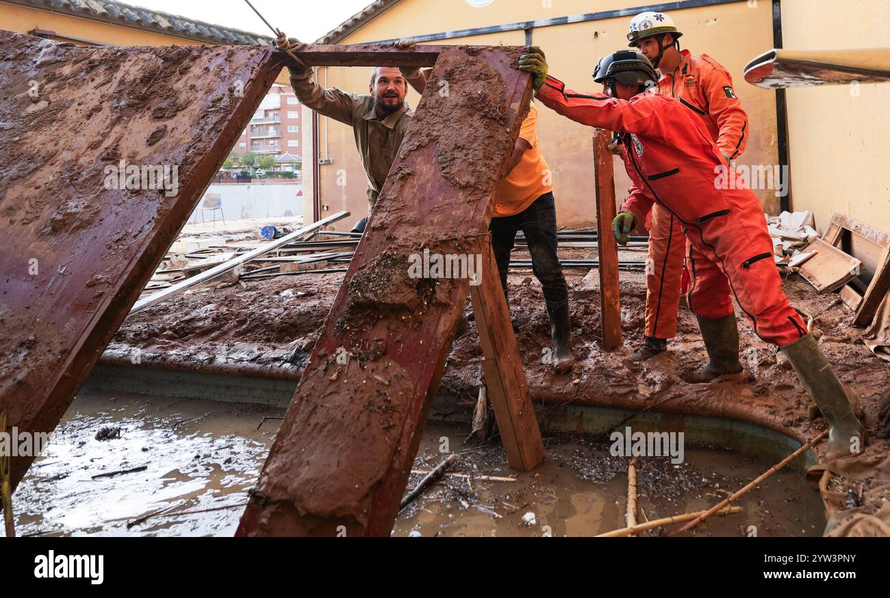 Brigada Topos Tlatelolco. First aid support and rescue team in calamity ...