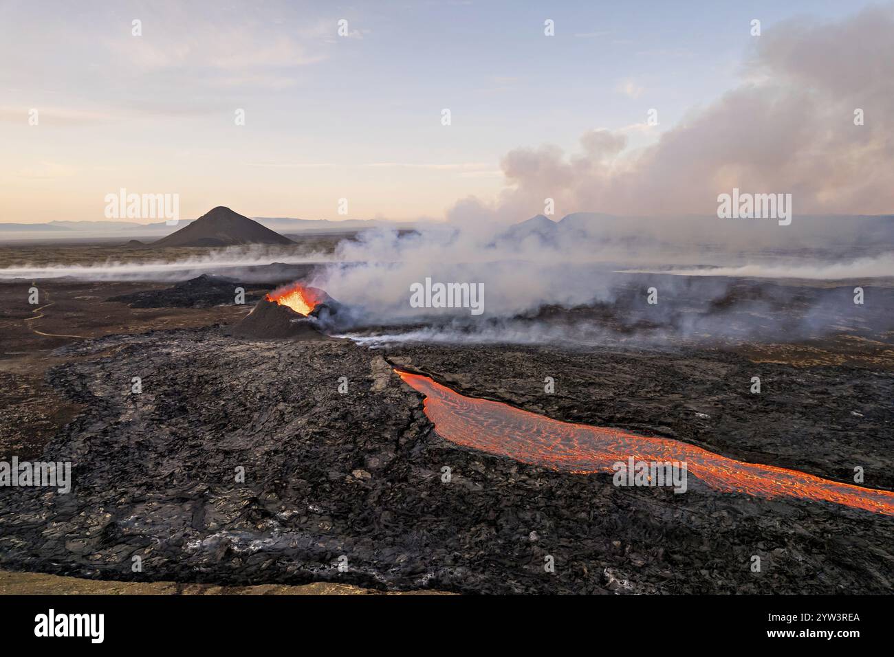 Iceland volcano eruption mount hi-res stock photography and images - Alamy