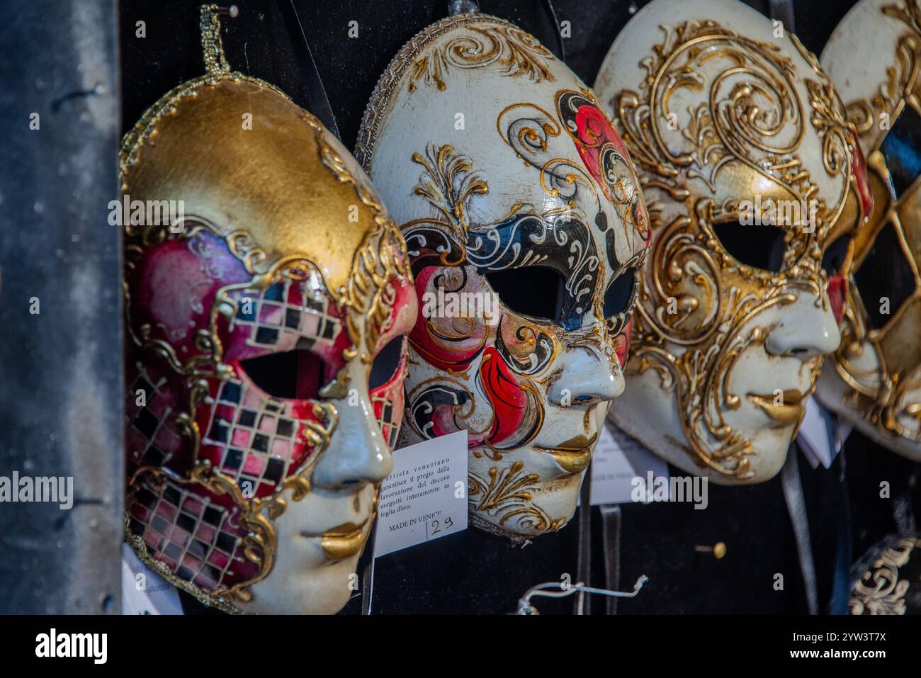 Rio carnival costume shop hi-res stock photography and images - Alamy