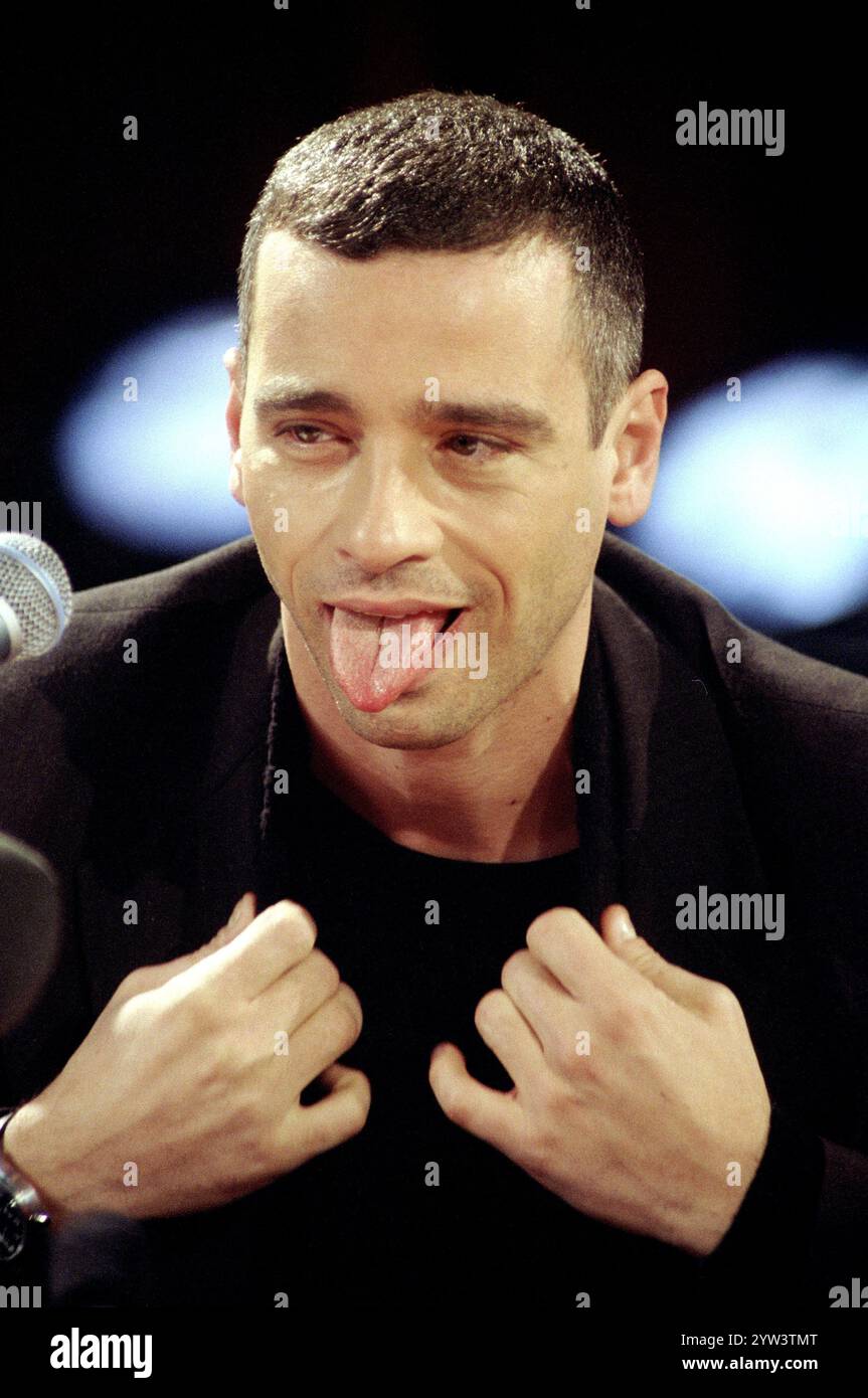 Eros ramazzotti images 1997 hi-res stock photography and images - Alamy