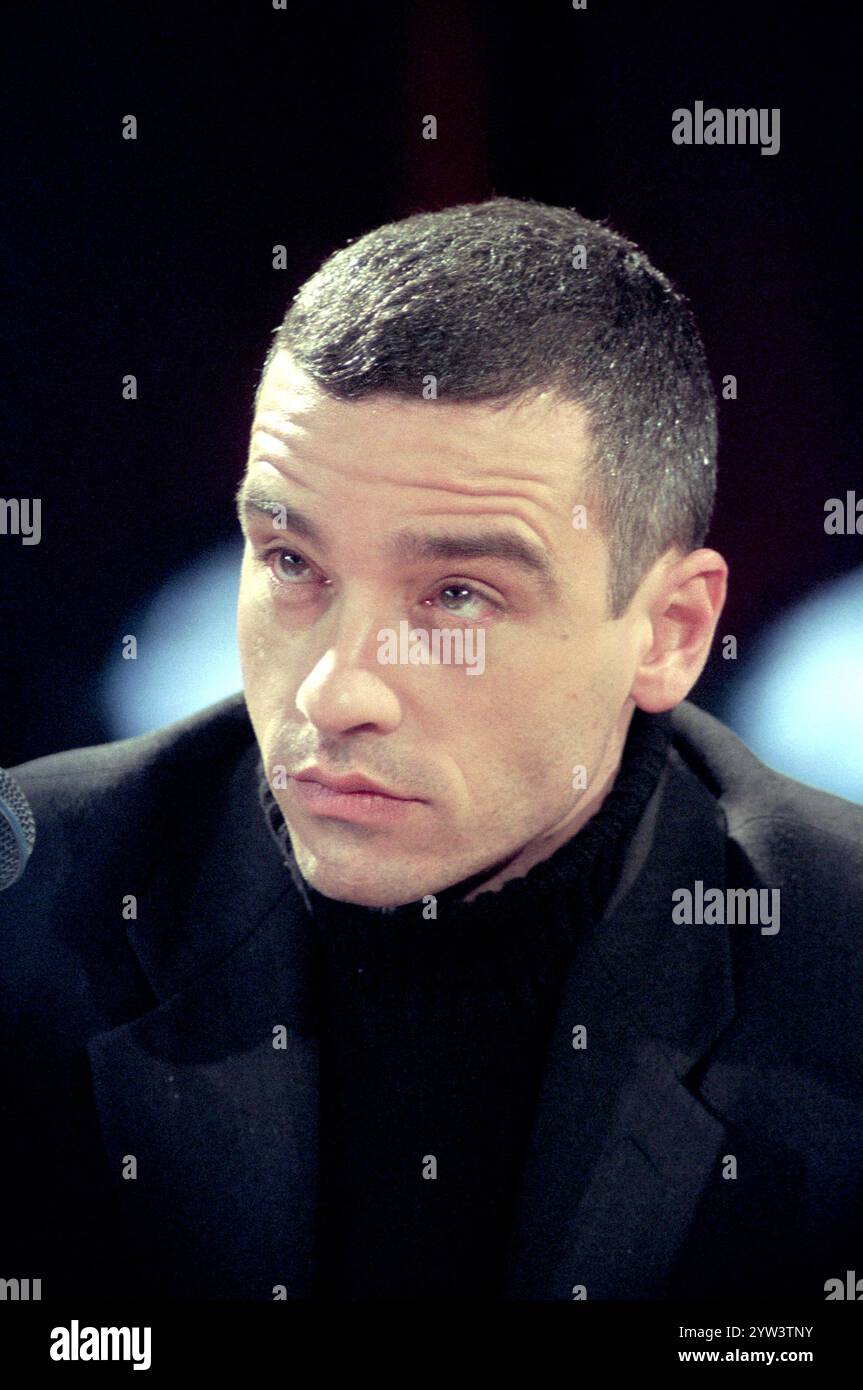 Eros ramazzotti images 1997 hi-res stock photography and images - Alamy
