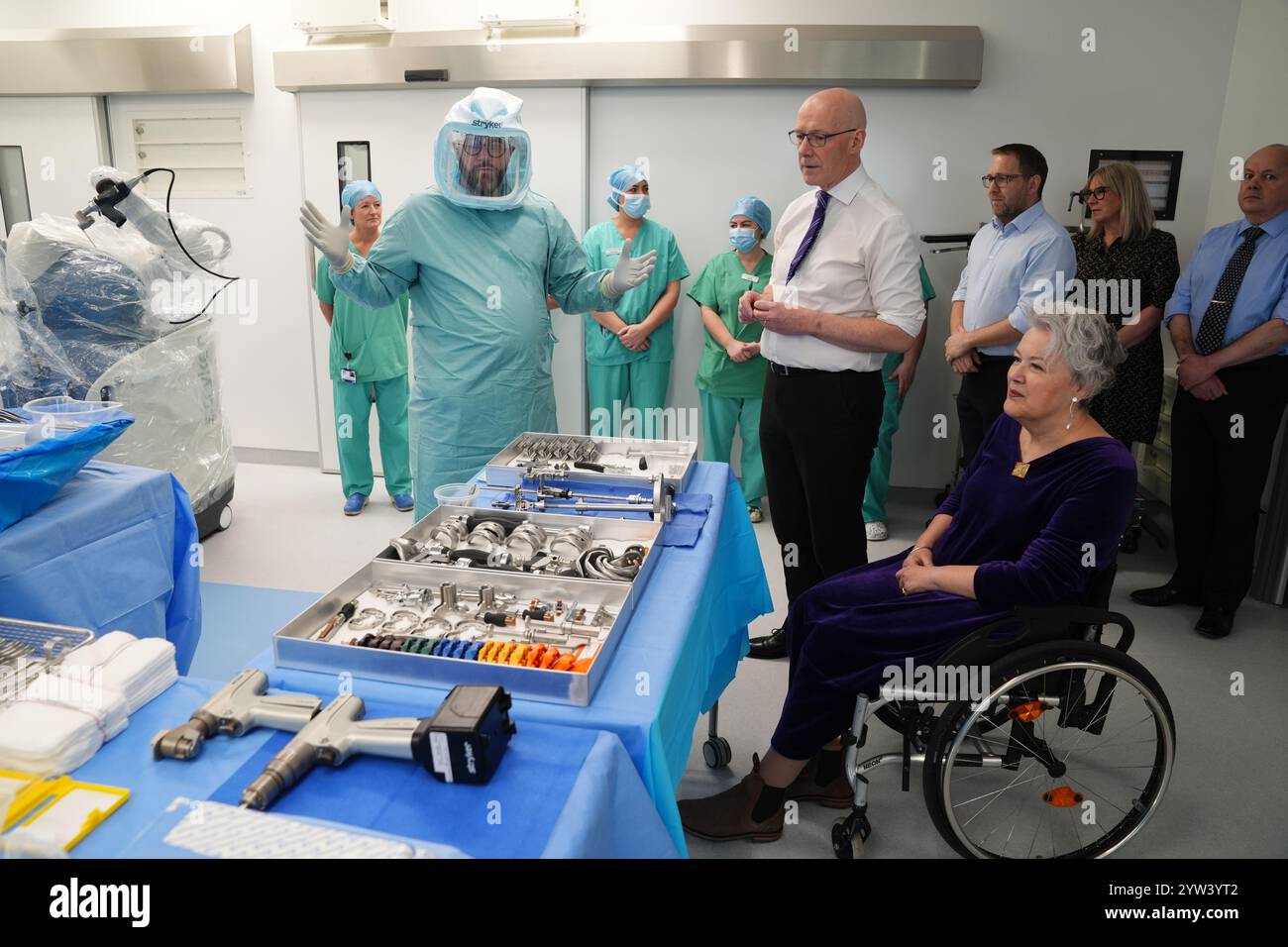 First Minister John Swinney meets Chris Gee, Associate Medical Director ...