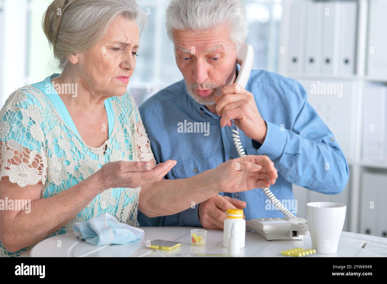 Couple taking drugs home hi-res stock photography and images - Alamy