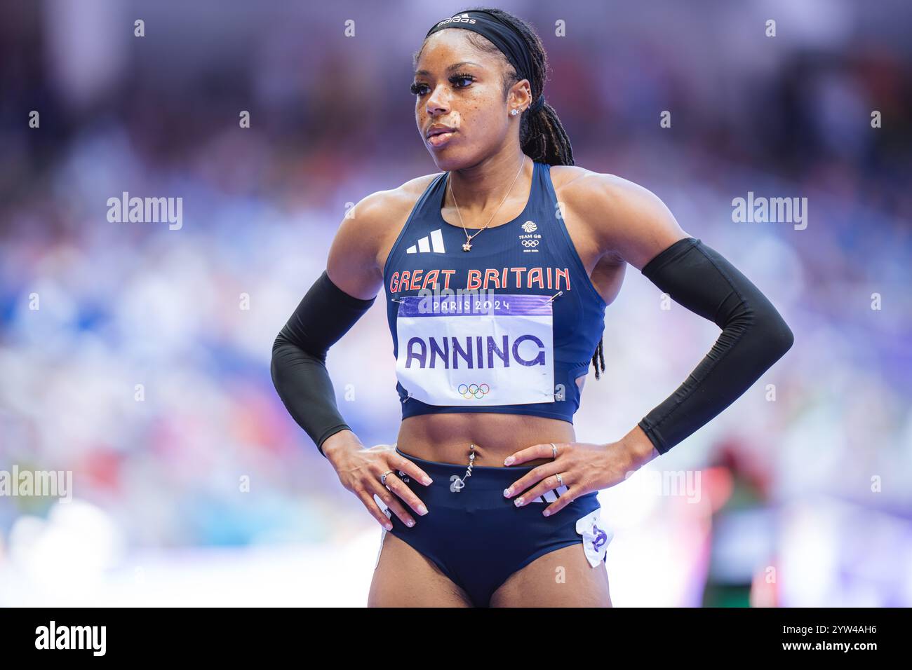 Amber Anning participating in the 400 meters at the Paris 2024 Olympic ...