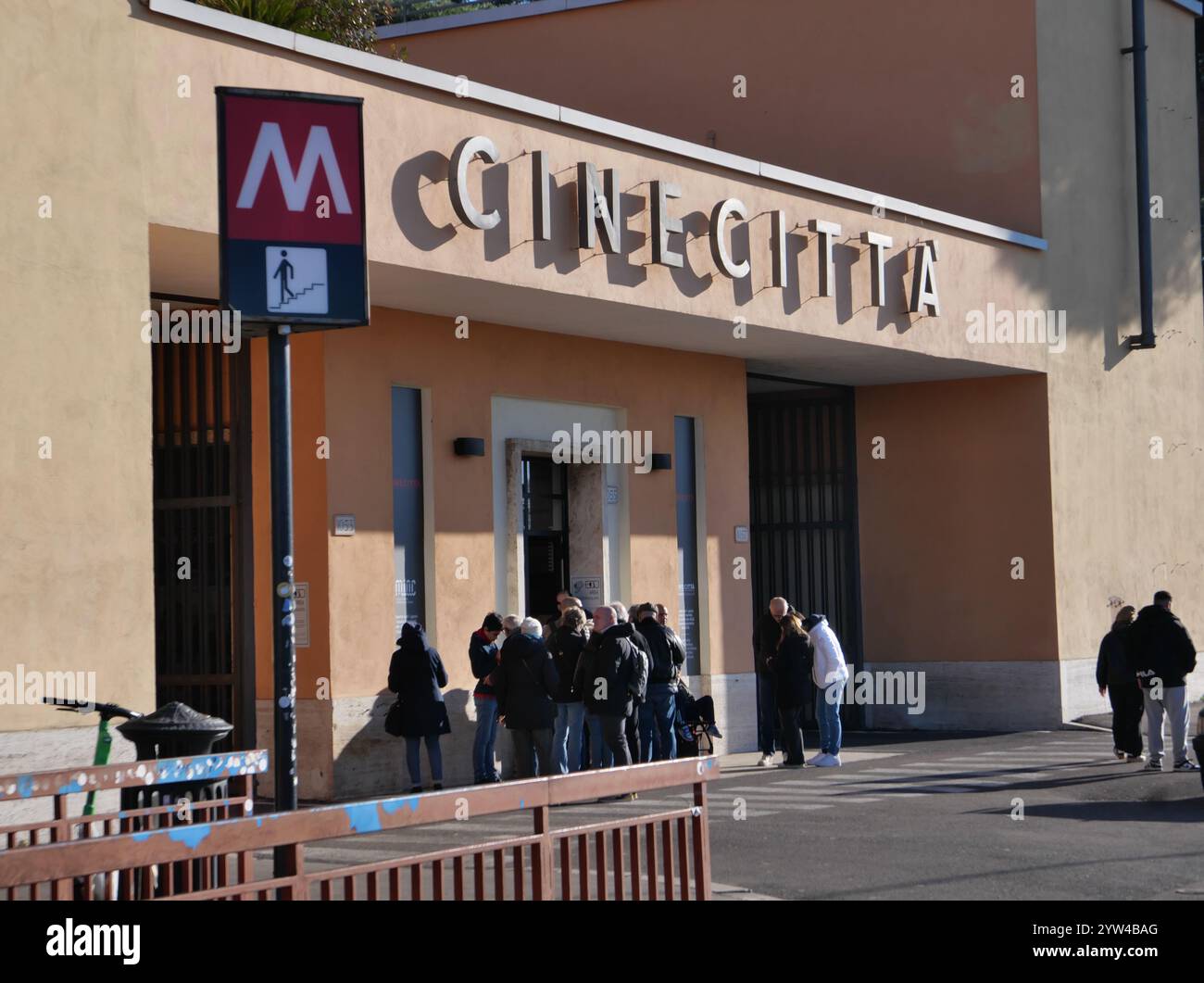 SIGN OF CINECITTA' FILM STUDIOS Stock Photo - Alamy