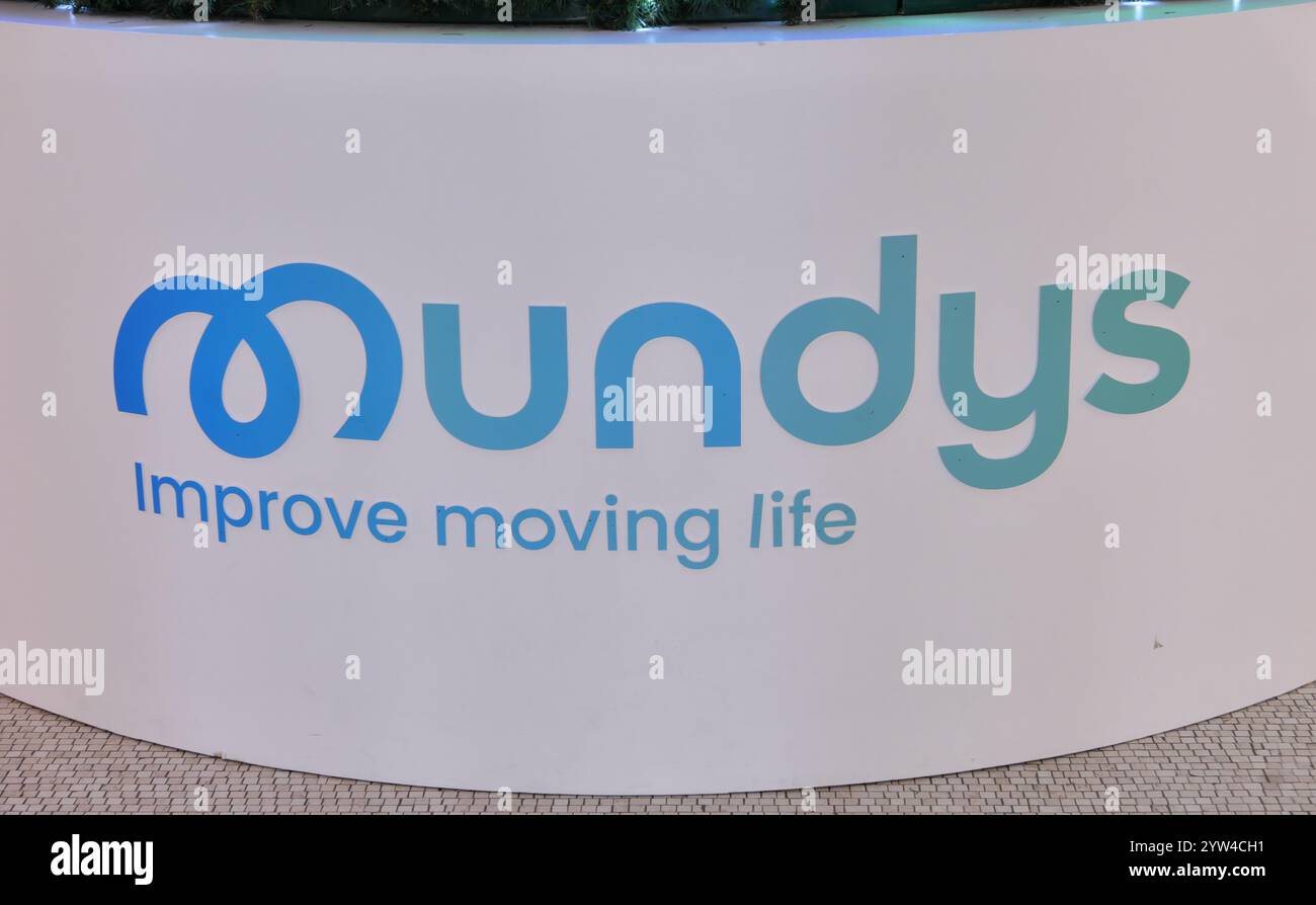 Mundys logo hi-res stock photography and images - Alamy