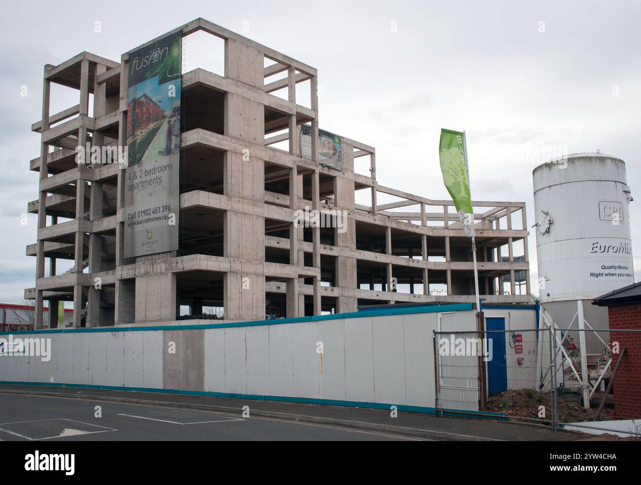 Six storey apartment building hi-res stock photography and images - Alamy