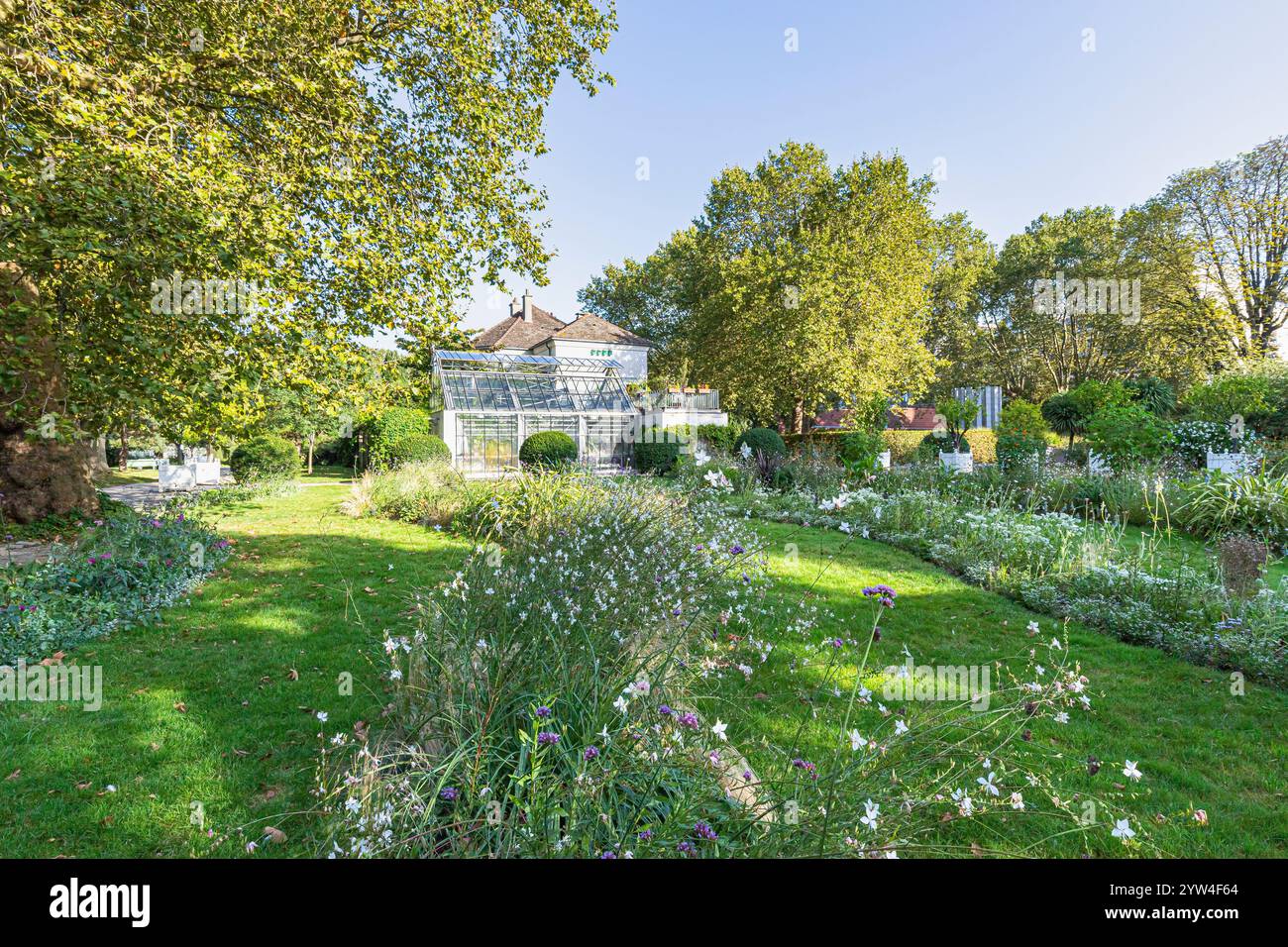 Parc de Bercy, Paris XIIth arrondissement, France Stock Photo - Alamy
