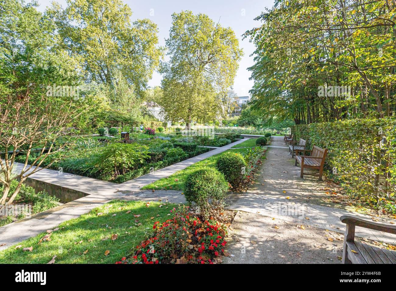 Parc de Bercy, Paris XIIth arrondissement, France Stock Photo - Alamy