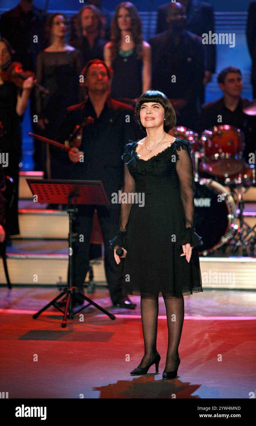 ARCHIV: Mireille Mathieu Sängerin Mireille Mathieu in der ZDF-Show ...